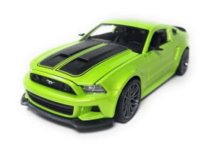 2014 ford mustang street racer metallic light green 1/24 by maisto 31506