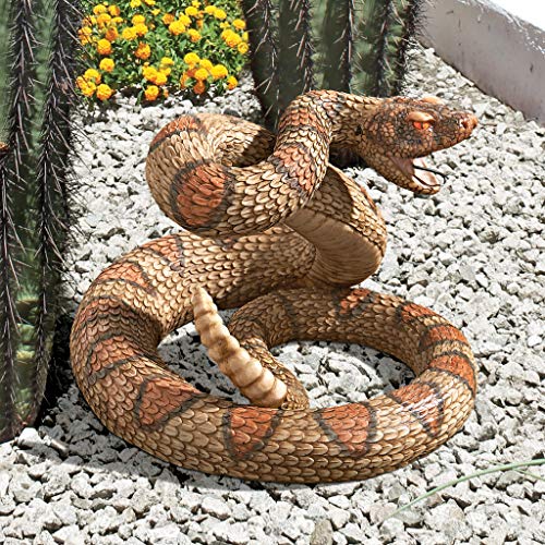 Design Toscano Western Diamond Back Rattlesnake Garden Animal Statue, 13 Inch, Polyresin, Full Color