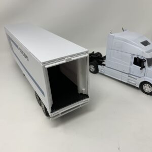 New-Ray Volvo Tractor and Trailer VN-780 1/32 Scale Pre-Built Model Semi Truck White