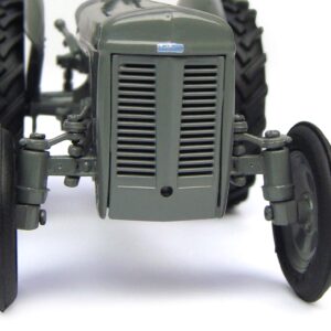 UNI4189 UNIVERSAL HOBBIES - Ferguson TEA 20 Tractor - Diecast construction by B2B Replicas