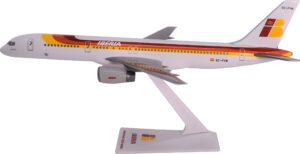 flight miniatures iberia boeing 757-200 airplane miniature model snap fit 1:200 part# abo-75720h-031