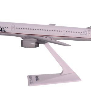 Flight Miniatures Republic Gray Scheme 757-200 1:200 Scale - Plastic Snap-Fit Model Airplane - Collectible Replica of Republic Airlines Aircraft - Part# ABO-75720H-023