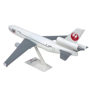 Flight Miniatures Japan Airlines (89-03) MD-11 1:200 Scale - Plastic Snap-Fit Model Airplane - Collectible Replica of Japan Airlines Aircraft Part# AMD-01100H-016