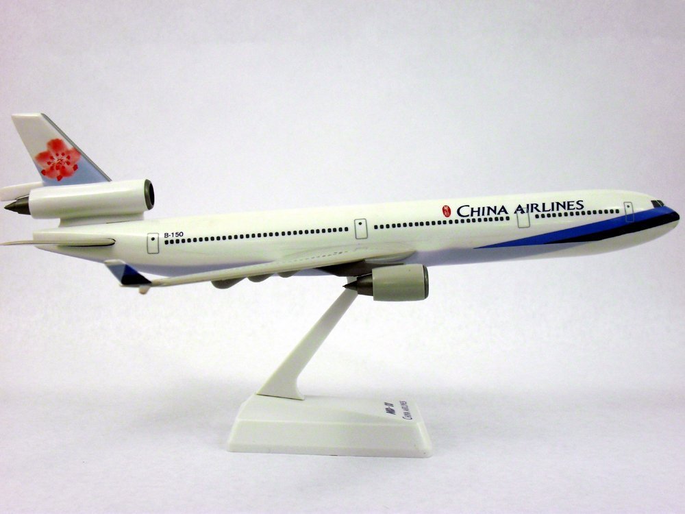 China Airlines MD-11 Airplane Miniature Model Plastic Snap-Fit 1:200 Part# AMD-01100H-023