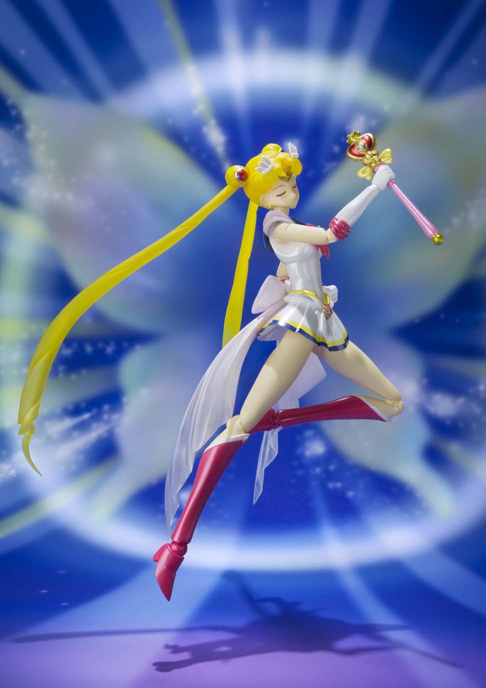 TAMASHII NATIONS Bandai S.H.Figuarts Super Sailor Moon Action Figure