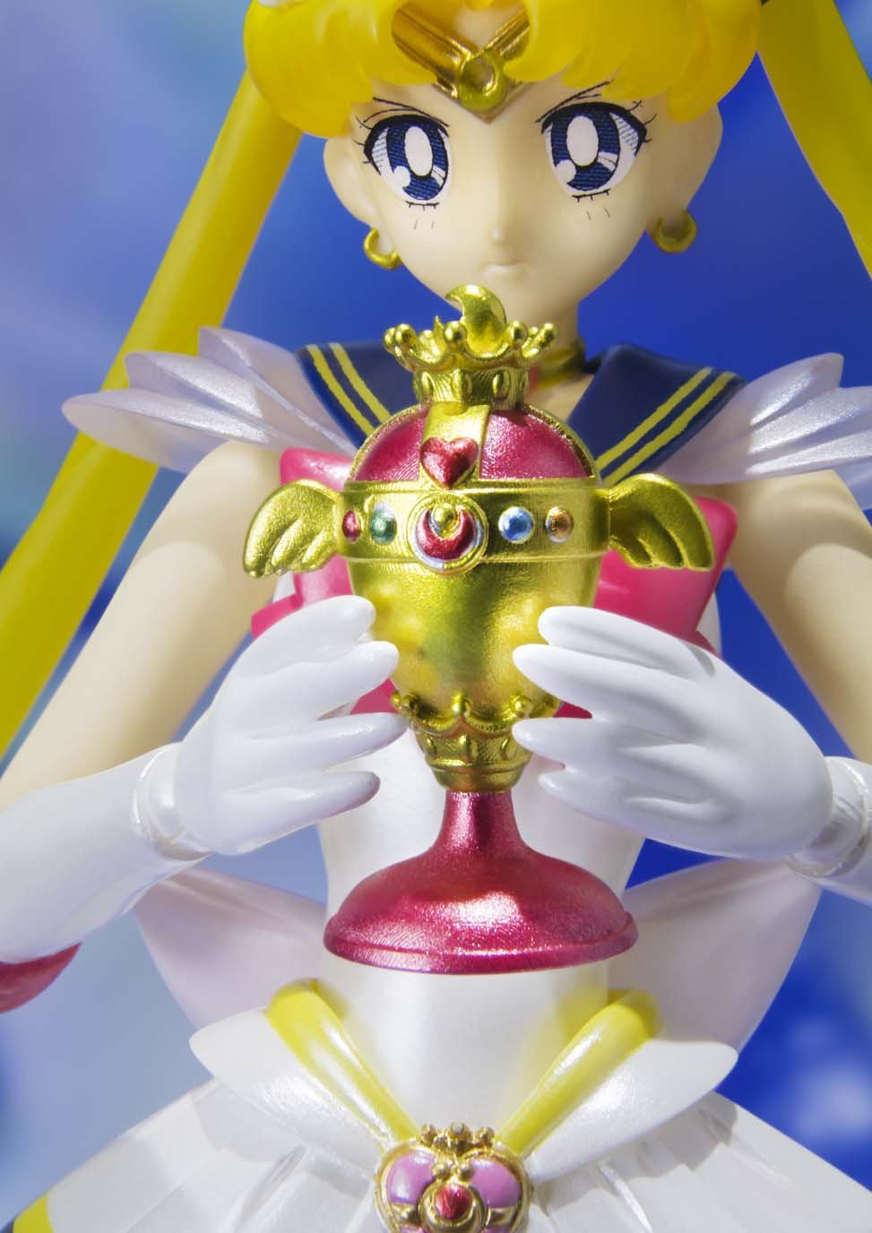 TAMASHII NATIONS Bandai S.H.Figuarts Super Sailor Moon Action Figure