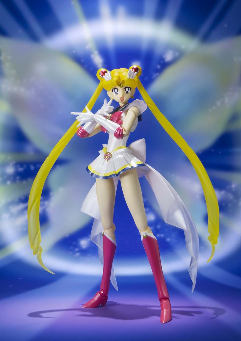 TAMASHII NATIONS Bandai S.H.Figuarts Super Sailor Moon Action Figure