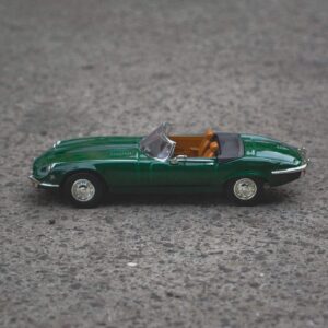 ROAD SIGNATURE 92608 Scale 1:18 1971 Jaguar E-Type, Green