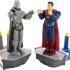 Mattel Games Batman Vs. Superman Rock 'Em Sock 'Em Robots 2-Player Kids Game, Fighting Robots Action Game (Amazon Exclusive)