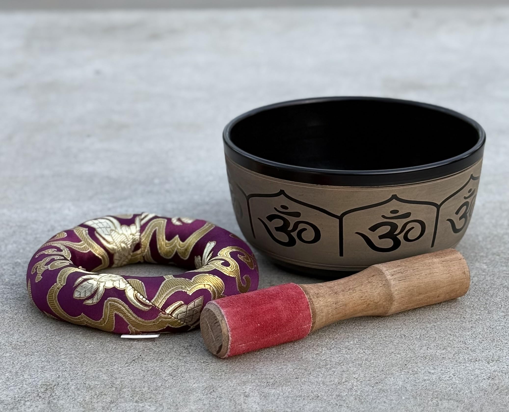 DharmaObjects Yoga Meditation 6 Inches OM Mantra Singing Bowl/Pad/Mallet Gift Set (Black)