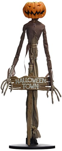 Diamond Select Toys The Nightmare Before Christmas: Pumpkin King Jack Coffin Doll