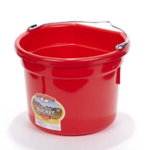 Little Giant® Flat Back Plastic Animal Feed Bucket | Animal Feed Bucket with Metal Handle | Horse Feed & Water Bucket | 8 Quarts | Red