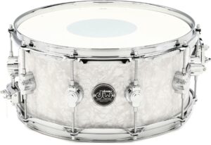 dw performance series snare drum - 6.5 inches x 14 inches white marine finish ply