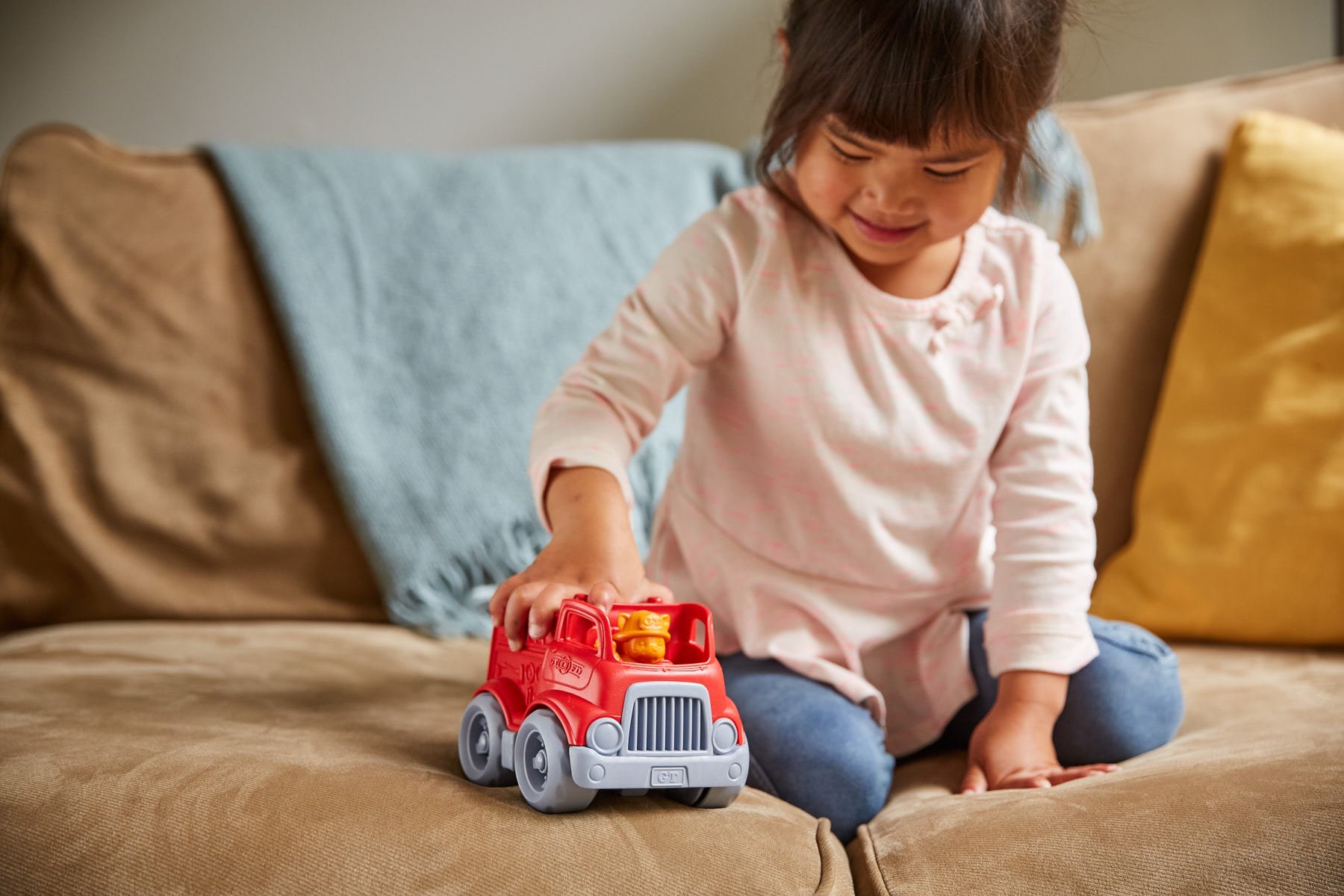 Green Toys Fire Engine, Red - Pretend Play, Motor Skills, Kids Toy Vehicle. No BPA, phthalates, PVC. Dishwasher Safe, Recycled Plastic, Made in USA.