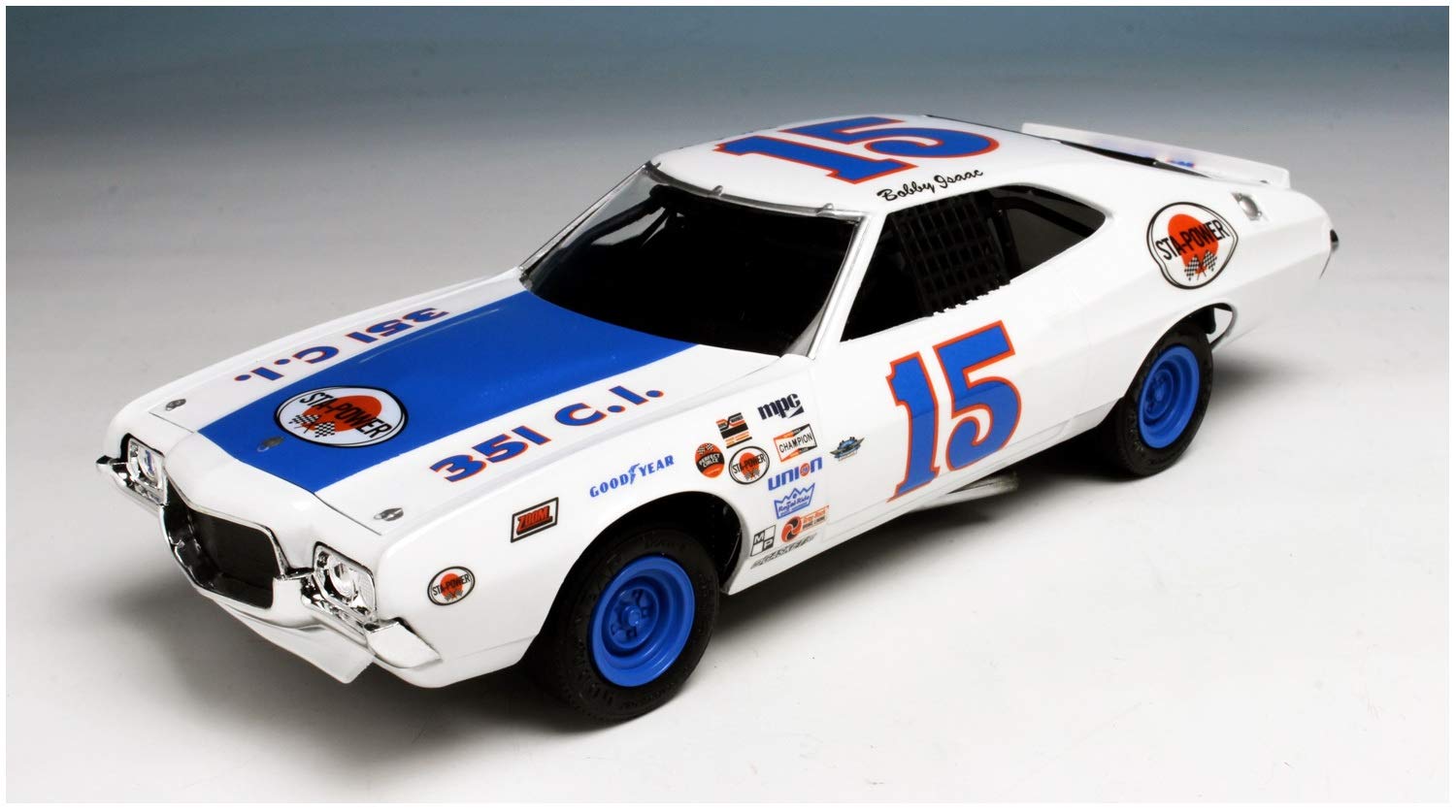 C.P.M. MPC MPC839 1:25 Scale Bobby Isaac Ford Torino Stock Car Model Kit