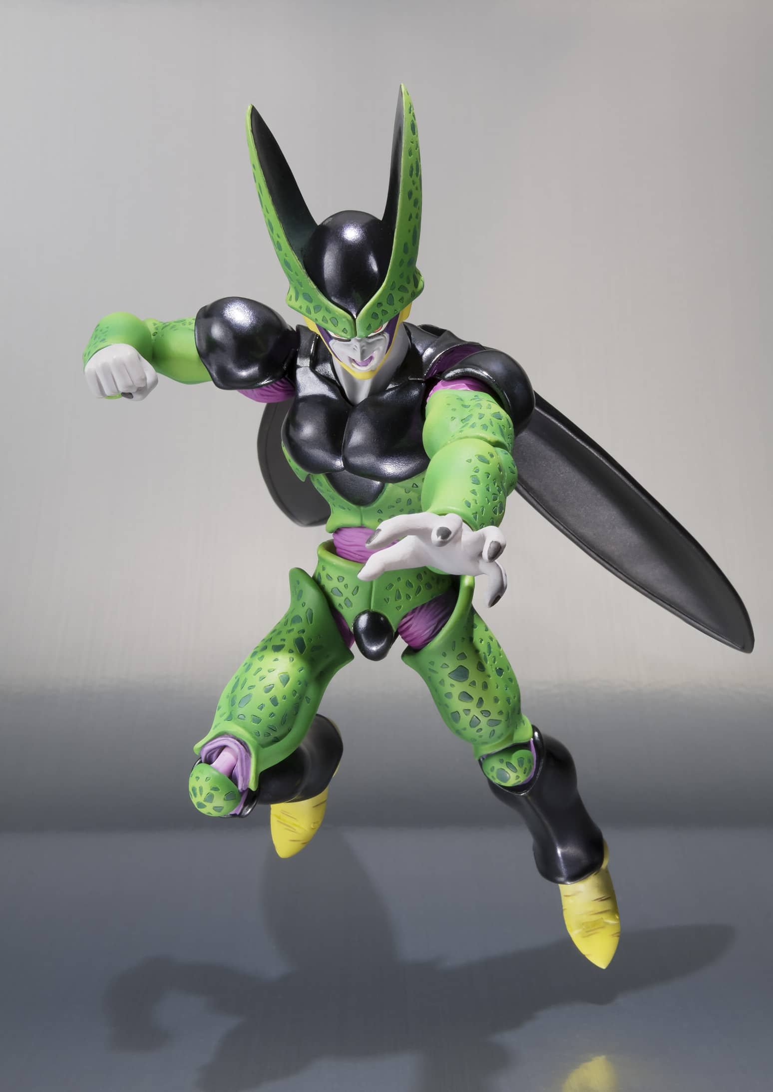 Bandai Tamashii Nations S.H. Figuarts Cell "Dragon Ball Z" Action Figure