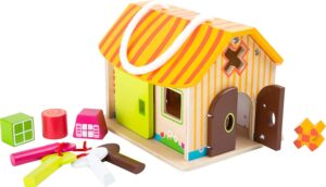 small foot wooden toys wood shed with keys motor skills playset designed for children 12+ months, multi (10315)