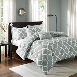 madison park essentials kasey cozy comforter set - fretwork design, all season bedding with matching shams, decorative pillow, queen (90in x 90 in), diamond grey comforter 5 piece