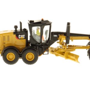 Diecast Masters Caterpillar 12M3 Motor Grader HO Series Vehicle