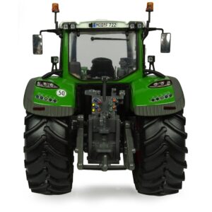 Fendt 722 Vario Tractor with Front Loader