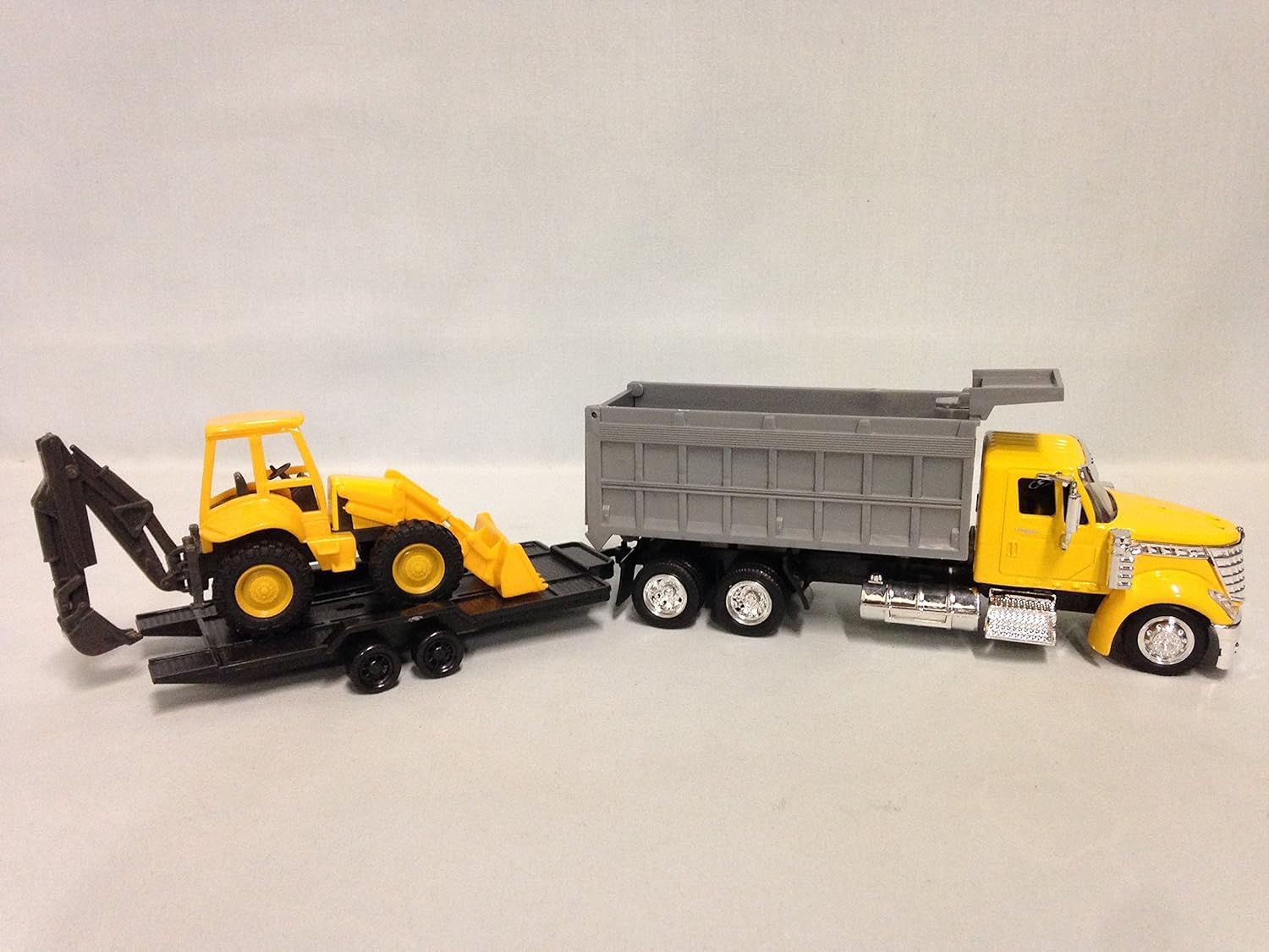 New Ray International Lonestar, Dump Truck w/Wheel Loader 1:43 Scale 18" DIECAST Toy #16633 Yellow