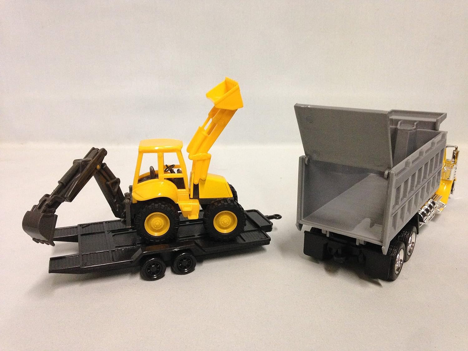 New Ray International Lonestar, Dump Truck w/Wheel Loader 1:43 Scale 18" DIECAST Toy #16633 Yellow