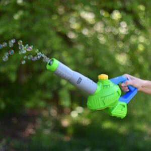 Maxx Bubbles Toy Bubble Leaf Blower with Non Toxic Refill Solution, Sturdy Plastic, Bubble Toys for Boys and Girls, Outdoor Summer Fun for Kids and Toddlers, 3+