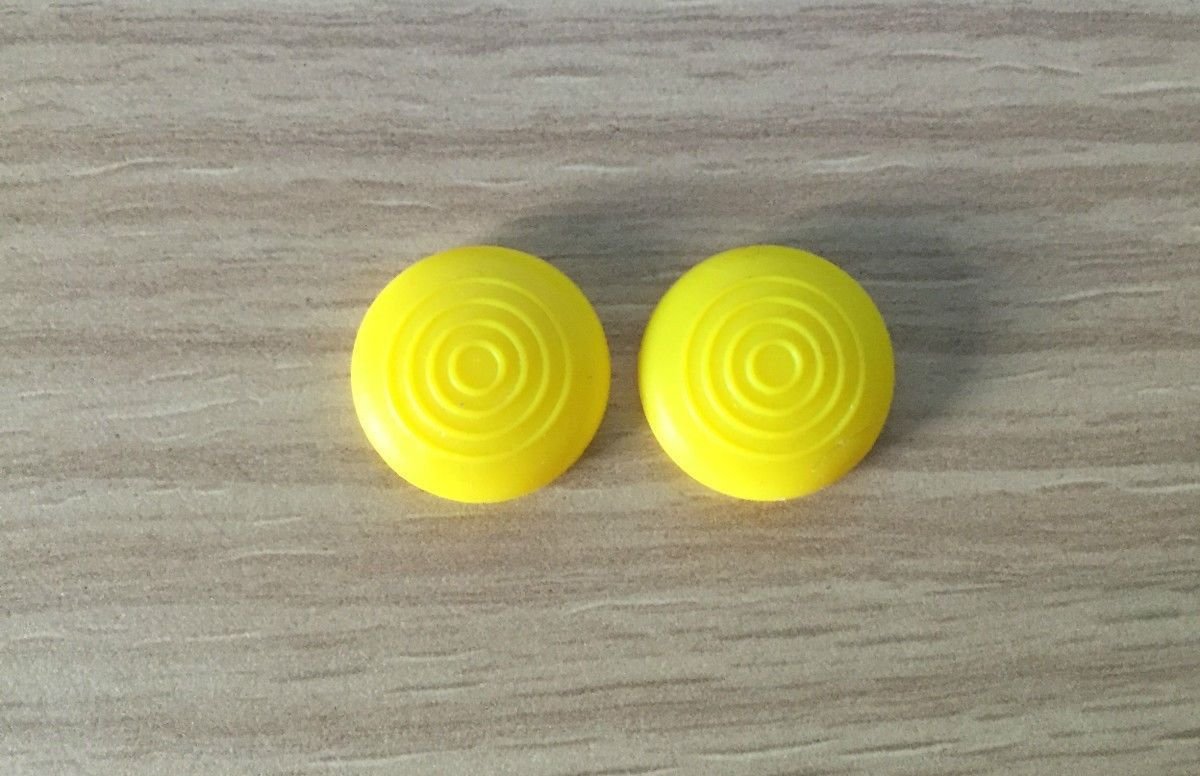 Analog Silicone Thumb Stick Grip Joystick Caps Cover for PS4 PS3 Xbox 360 Xbox One Game Controllers (Yellow)