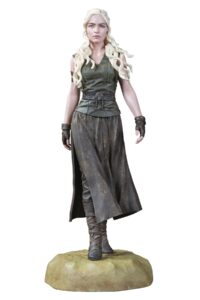 dark horse deluxe game of thrones: daenerys targaryen mother of dragons figure