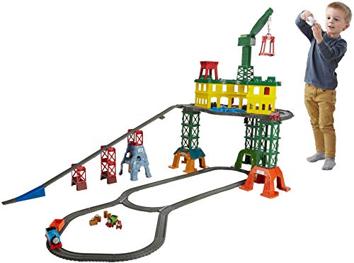 Thomas & Friends Toy Train Set, Super Station, Extra Large Race Track with Motorized Thomas, Diecast Percy & MINIS James for Ages 3+ Years