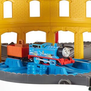 Thomas & Friends Toy Train Set, Super Station, Extra Large Race Track with Motorized Thomas, Diecast Percy & MINIS James for Ages 3+ Years