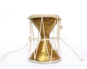 de kulture handheld brass damroo (medium) traditional indian folk musical percussion instruments, handmade drum damru, 6x8 (dh) inches