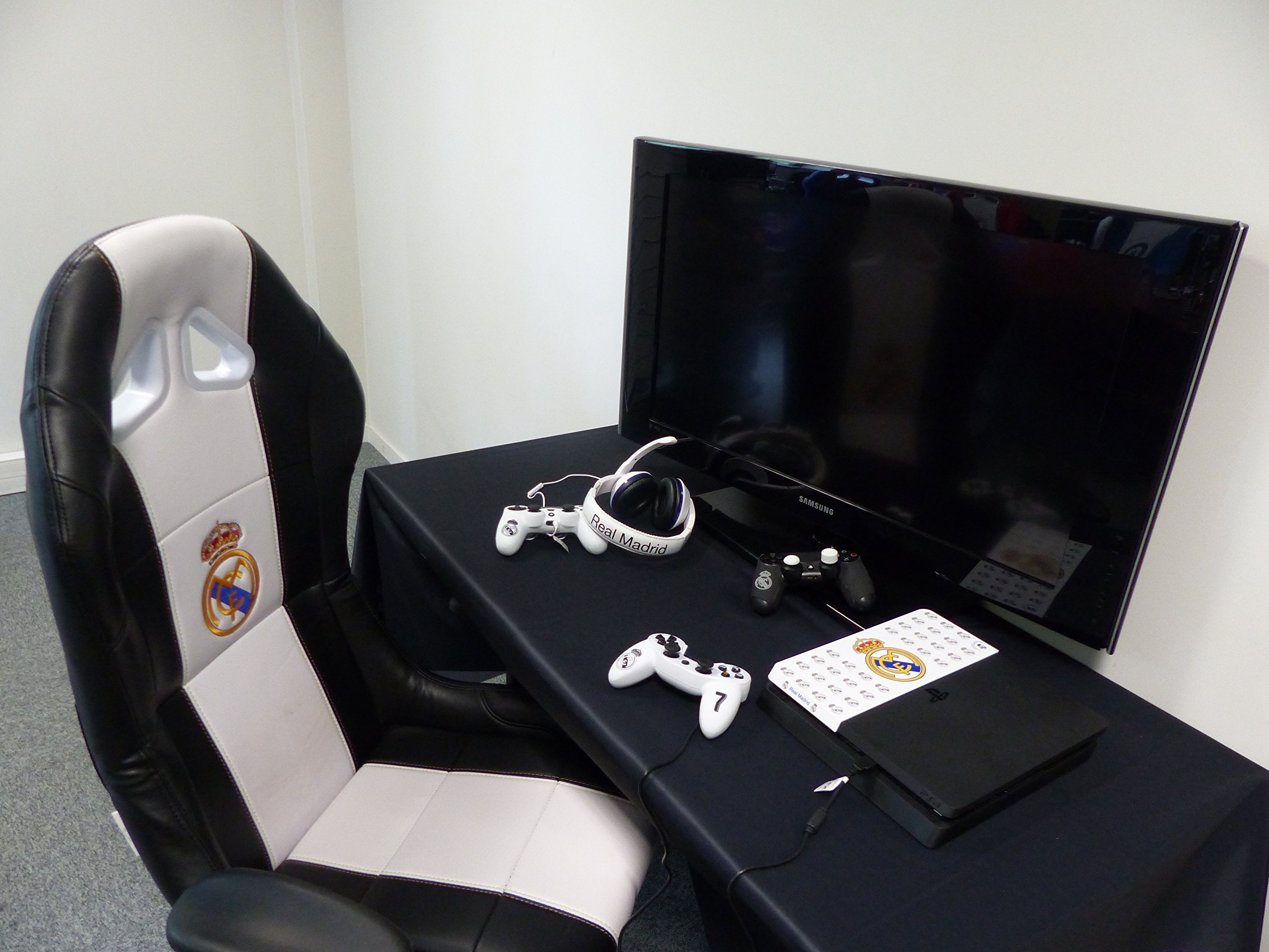 Subsonic - Gaming Headset - Official Licensed Real Madrid (PS4)