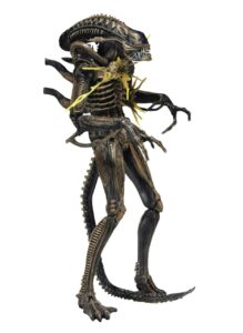 neca - aliens 7" scale action figure - series 12 xenomorph warrior brown (battle damaged)