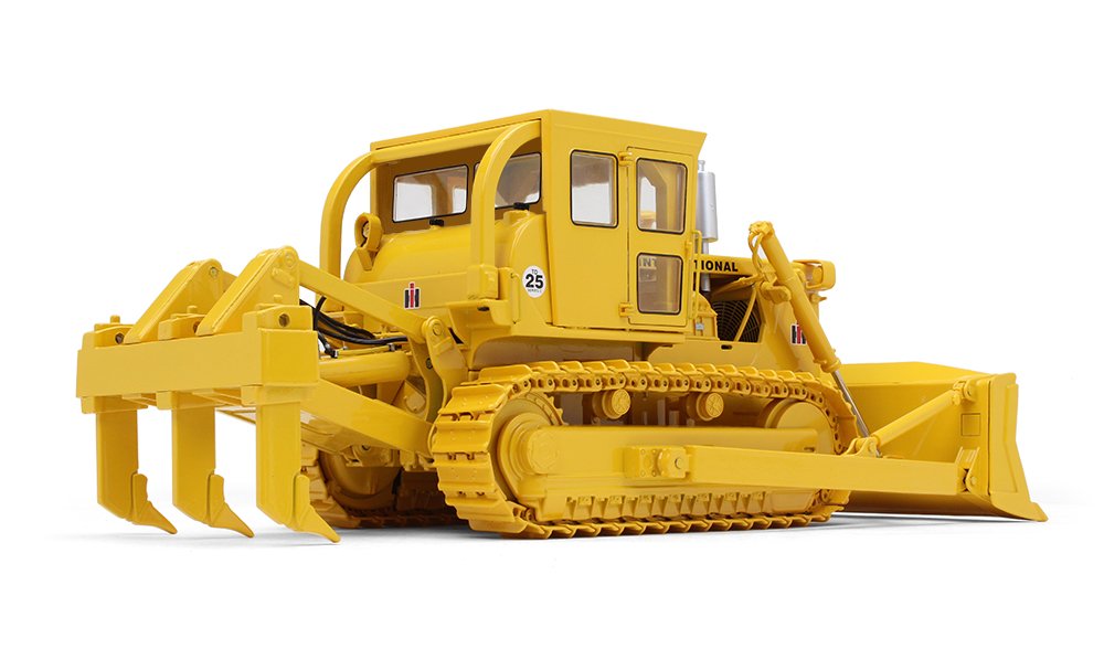 First Gear International Harvester: International Harvester TD-25 Dozer with Enclosed Cab and Ripper