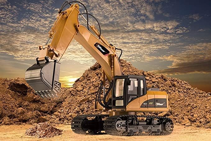 Top Race 15 Channel Remote Control Crane Toy - Battery Powered 1:14 Scale RC Construction Vehicles with Heavy Metal Hook - Crane Truck for Kids 8-12 - Full Functional RC Crane with 2.4GHz Remote