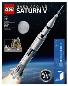 2017 lego nasa apollo saturn v