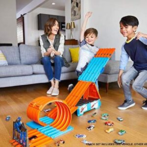 Hot Wheels Race Crate with 3 Stunts in 1 Set Portable Storage Ages 6 to 10