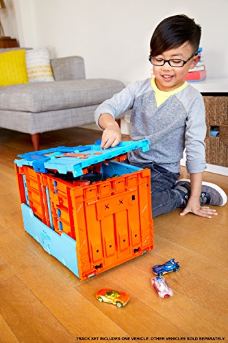 Hot Wheels Race Crate with 3 Stunts in 1 Set Portable Storage Ages 6 to 10