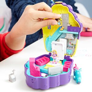 Polly Pocket Playset, Travel Toy with 2 Micro Dolls & Surprise Accessories, Pocket World Cupcake Compact, Food Toy