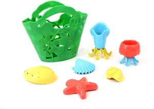 green toys tide pool bath set - 7 piece pretend play, motor skills, kids bath toy floating pouring shells with storage bag. no bpa, phthalates, pvc. dishwasher safe, recycled plastic, made in usa.