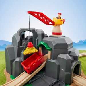 BRIO World - 33889 Crane & Mountain Tunnel | 7 Piece Toy Train Accessory for Kids | Interactive Play | FSC Certified Wood | Perfect for Ages 3 and Up