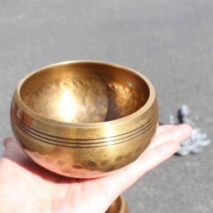 3 Pcs Tibetan Singing Bowl Standing Bell Set Himalayan Bowl For Chakras Meditation Mind Healing Peace of Heart Prayer Yoga Religion Buddhist Bowl w 3 Mallet Wooden Striker