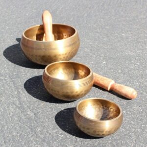 3 Pcs Tibetan Singing Bowl Standing Bell Set Himalayan Bowl For Chakras Meditation Mind Healing Peace of Heart Prayer Yoga Religion Buddhist Bowl w 3 Mallet Wooden Striker