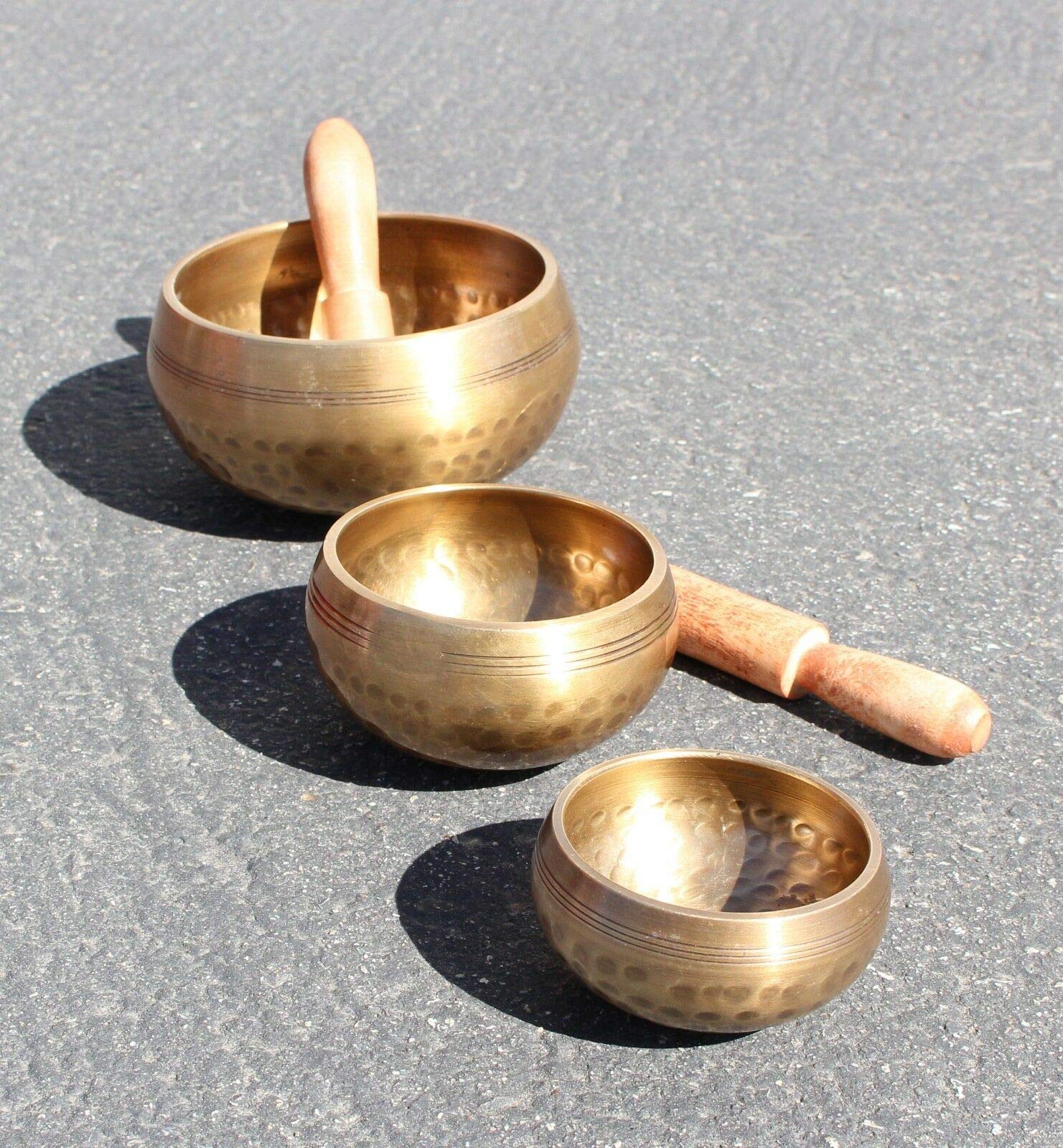 3 Pcs Tibetan Singing Bowl Standing Bell Set Himalayan Bowl For Chakras Meditation Mind Healing Peace of Heart Prayer Yoga Religion Buddhist Bowl w 3 Mallet Wooden Striker