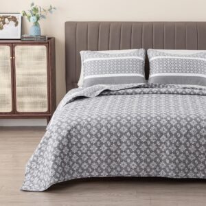 great bay home 3-piece reversible grey full/queen quilt comforter with 2 shams | lightweight, all-season, cozy, modern bedspreads | paisley coverlet sets | kadi collection