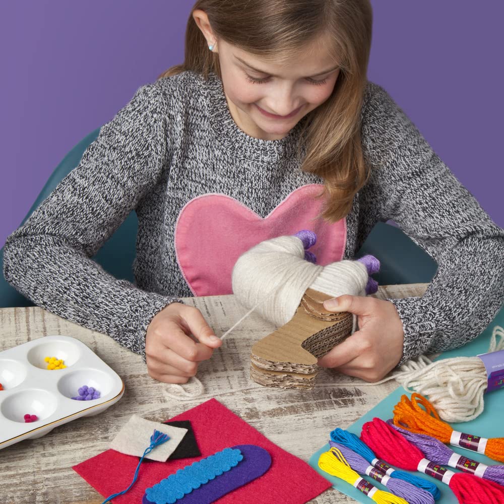 Craft-tastic – Yarn Llama Kit – Craft Kit Makes 1 Yarn-Wrapped Llama