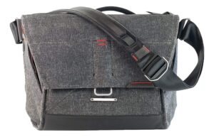 peak design everyday messenger bag 13" (charcoal)