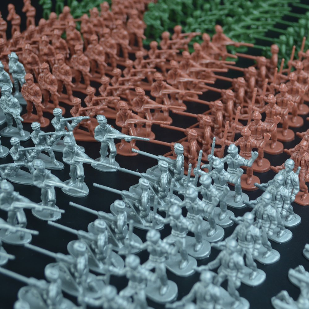 RAINBOW TOYFROG Army Men Action Figure Set - 300 pcs Toy Soldiers Military Playset - Classic Army Men Action Figures for Kids - Durable Army Toys for Imaginative Play ww2 Action Figures