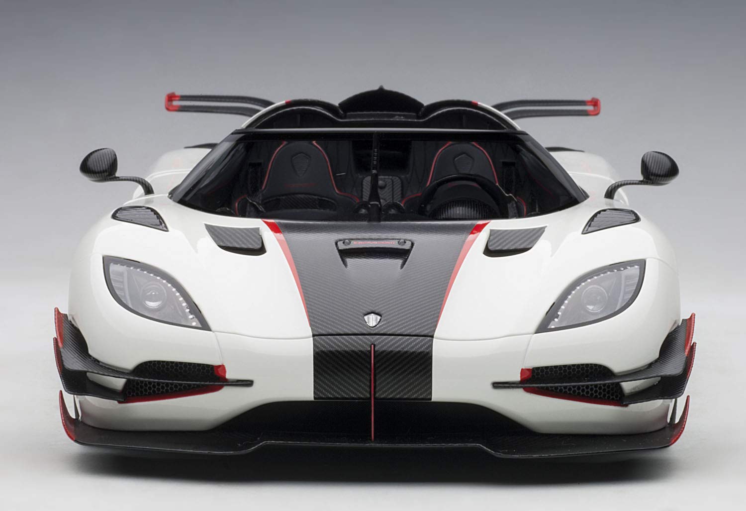 AUTOart Koenigsegg One: 1 Pebble White and Carbon Black with Red Accents 1/18 Model Car 79016